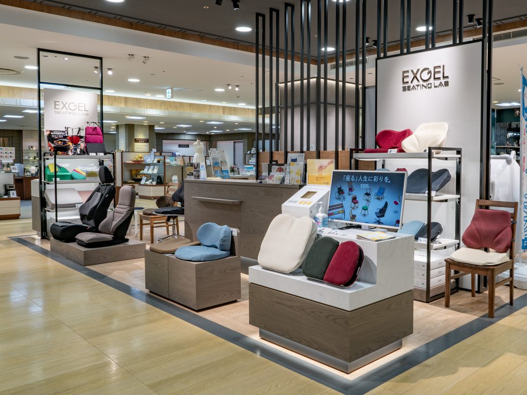 エクスジェル シーティングラボ ジェイアール名古屋タカシマヤ店オープン | EXGEL SEATING LAB エクスジェル シーティングラボ | 株式会社 加地